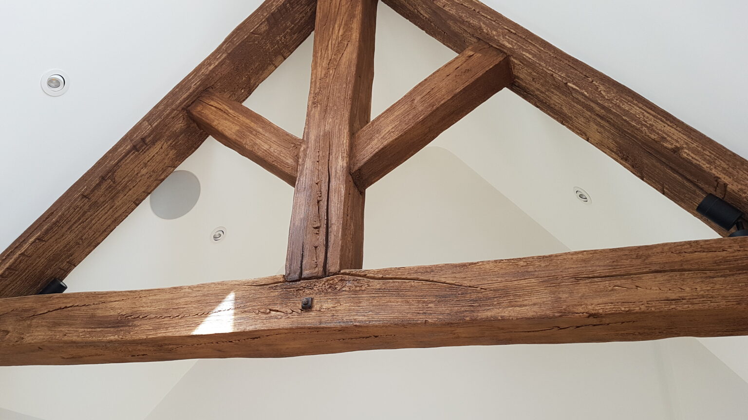 Imitation Oak Beams – High Quality Alternative to Real Oak Beams